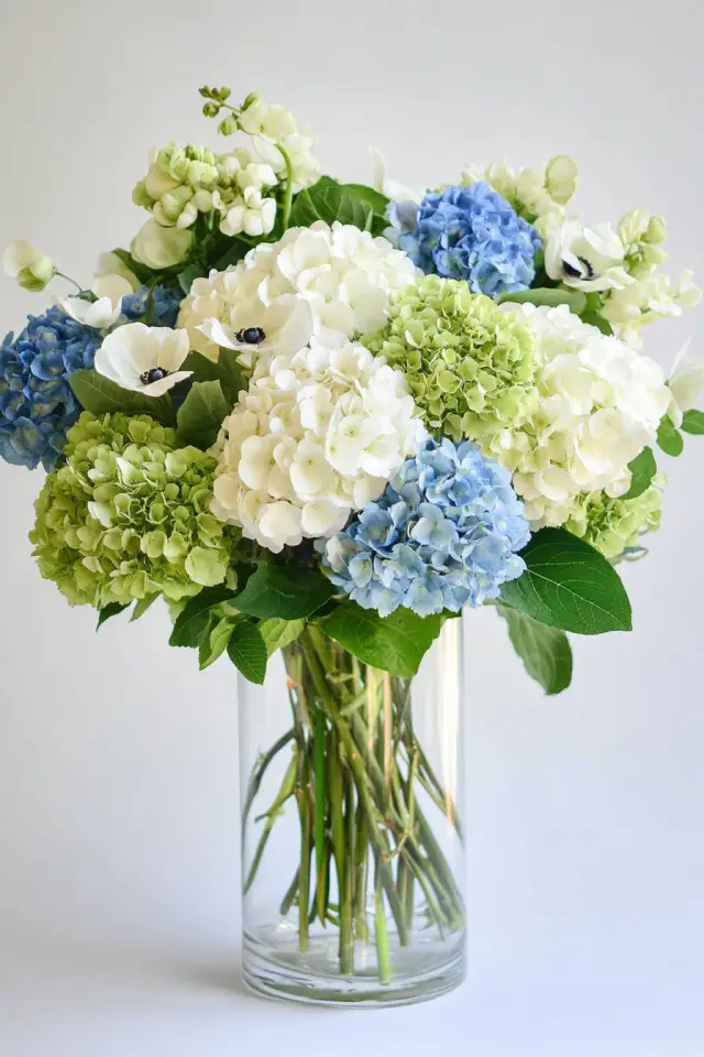 16 Beautiful Hydrangea Flower Arrangement Ideas - My Home And Kitchen